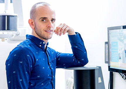 Dr. Ari Katsnelson - Toronto, ON - Dentist Reviews & Ratings - RateMDs